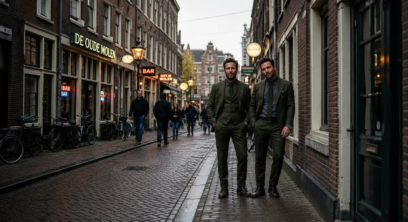 Welke kleur sokken passen bij een groen pak?